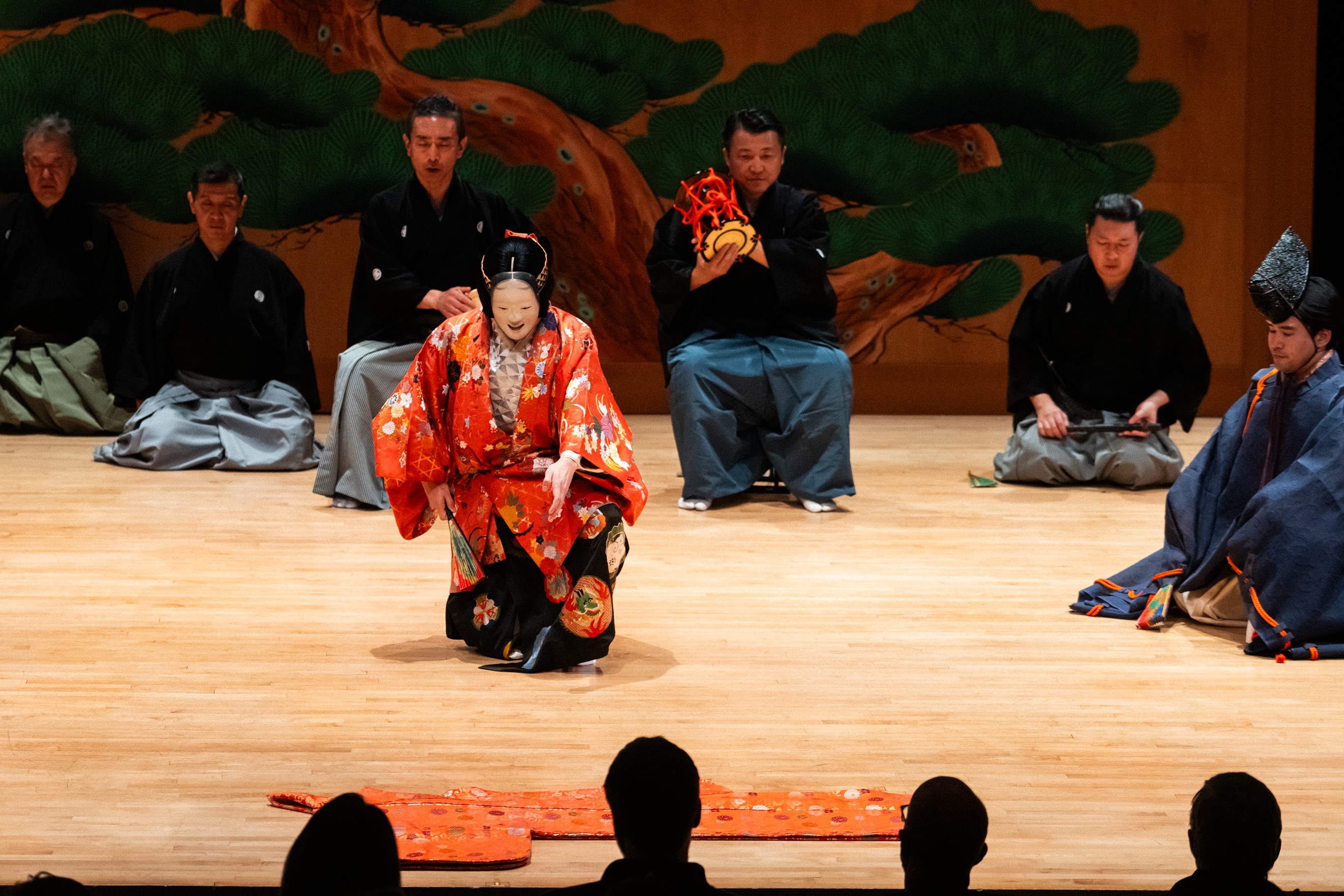 Agenda LiterNet / Roxana Pavnotescu: Muzele lui Mishima - momente Hosho ...
