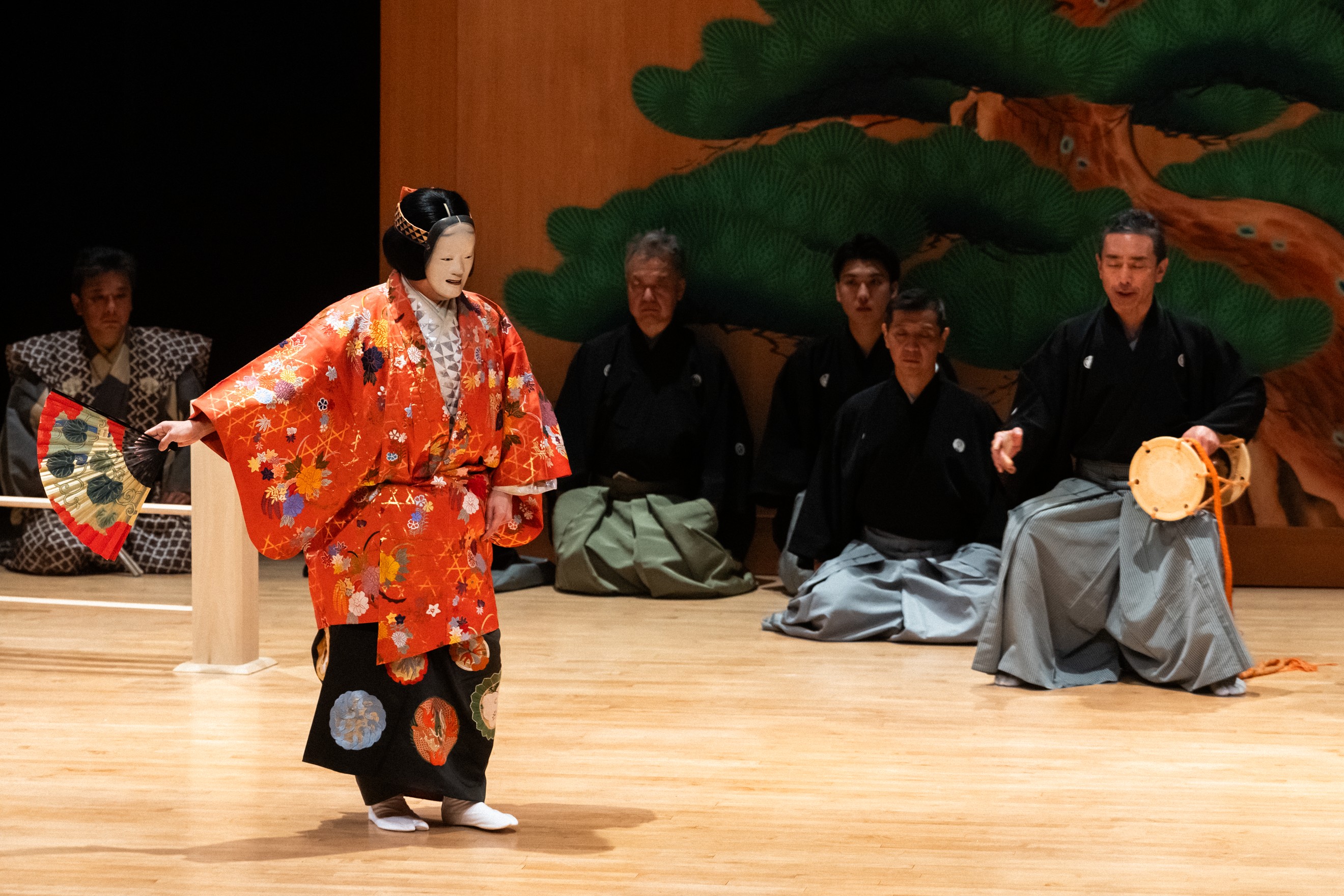 Agenda LiterNet / Roxana Pavnotescu: Muzele lui Mishima - momente Hosho ...