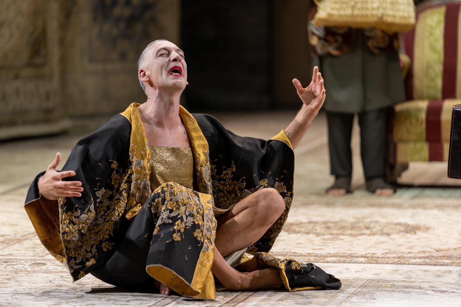 Agenda LiterNet / Monica Ciurea: Teatrul, cutia cu o mie de povești ...