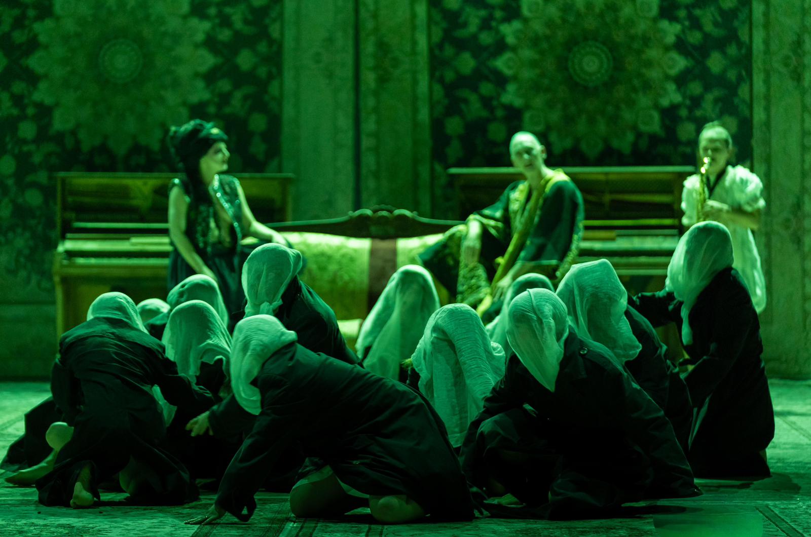 Agenda LiterNet / Monica Ciurea: Teatrul, cutia cu o mie de povești ...